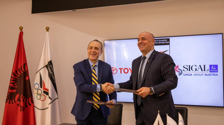 SIGAL UNIQA VIJON KONTRIBUTIN NË SPORT/ TASHMË SPONSOR ZYRTAR EDHE I ...